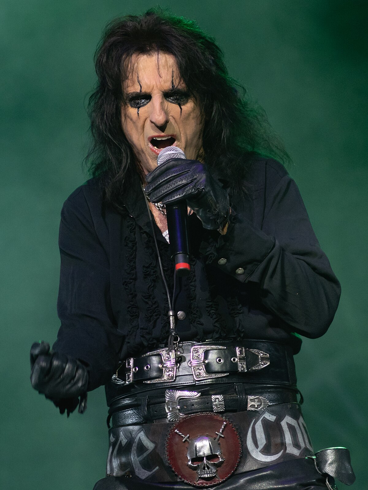 Is Alice Cooper Dead? Status Update as of March, 25, 2025 - DeadScan